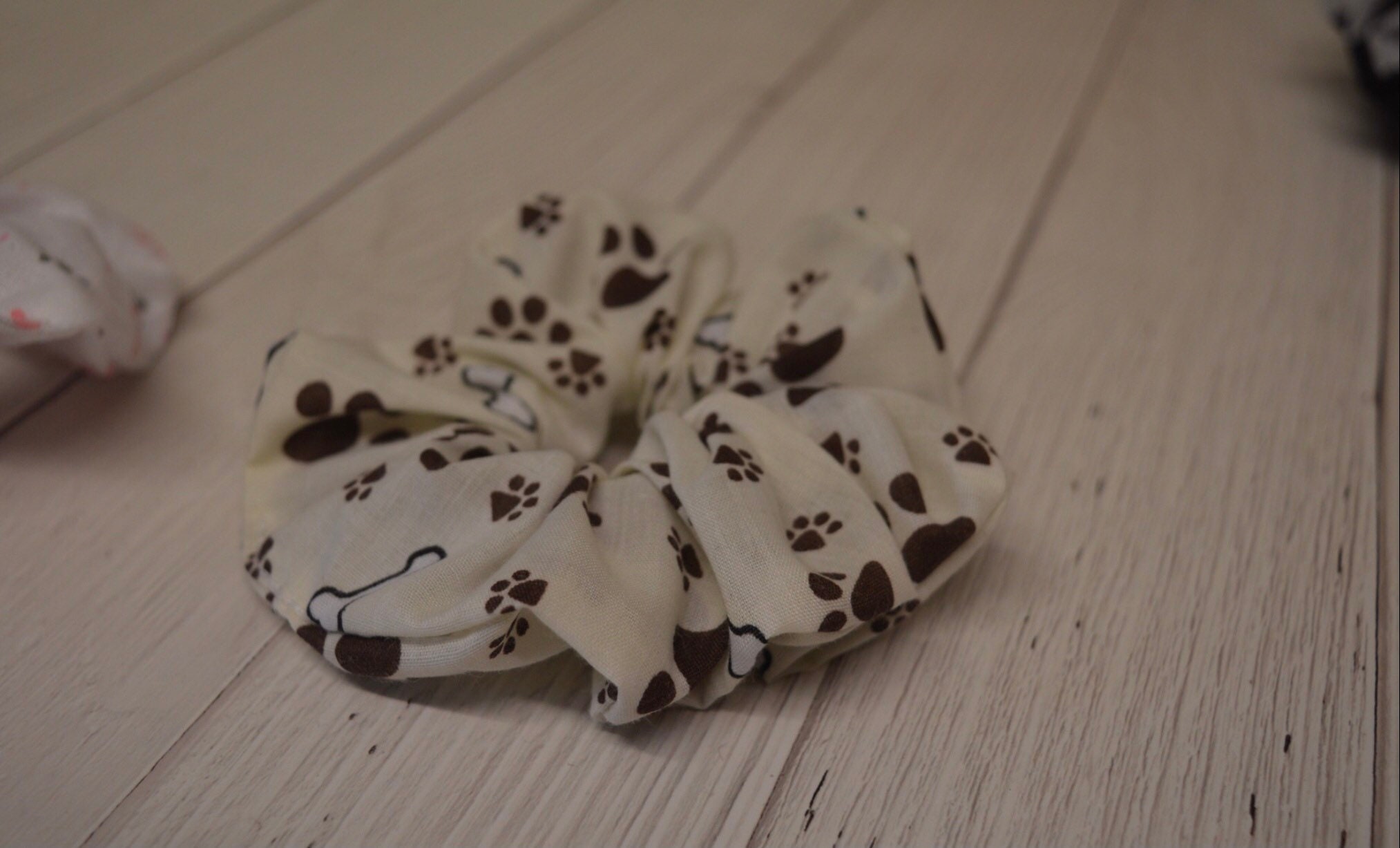 Dog Paw Print Scrunchies // Pet Lover Gift, Dog Mum Gift, Dog Scrunchie ...