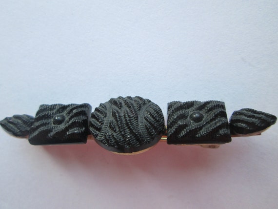 1800s Victorian Black Jet Carved Gold Filed Bar Brooch - Gem