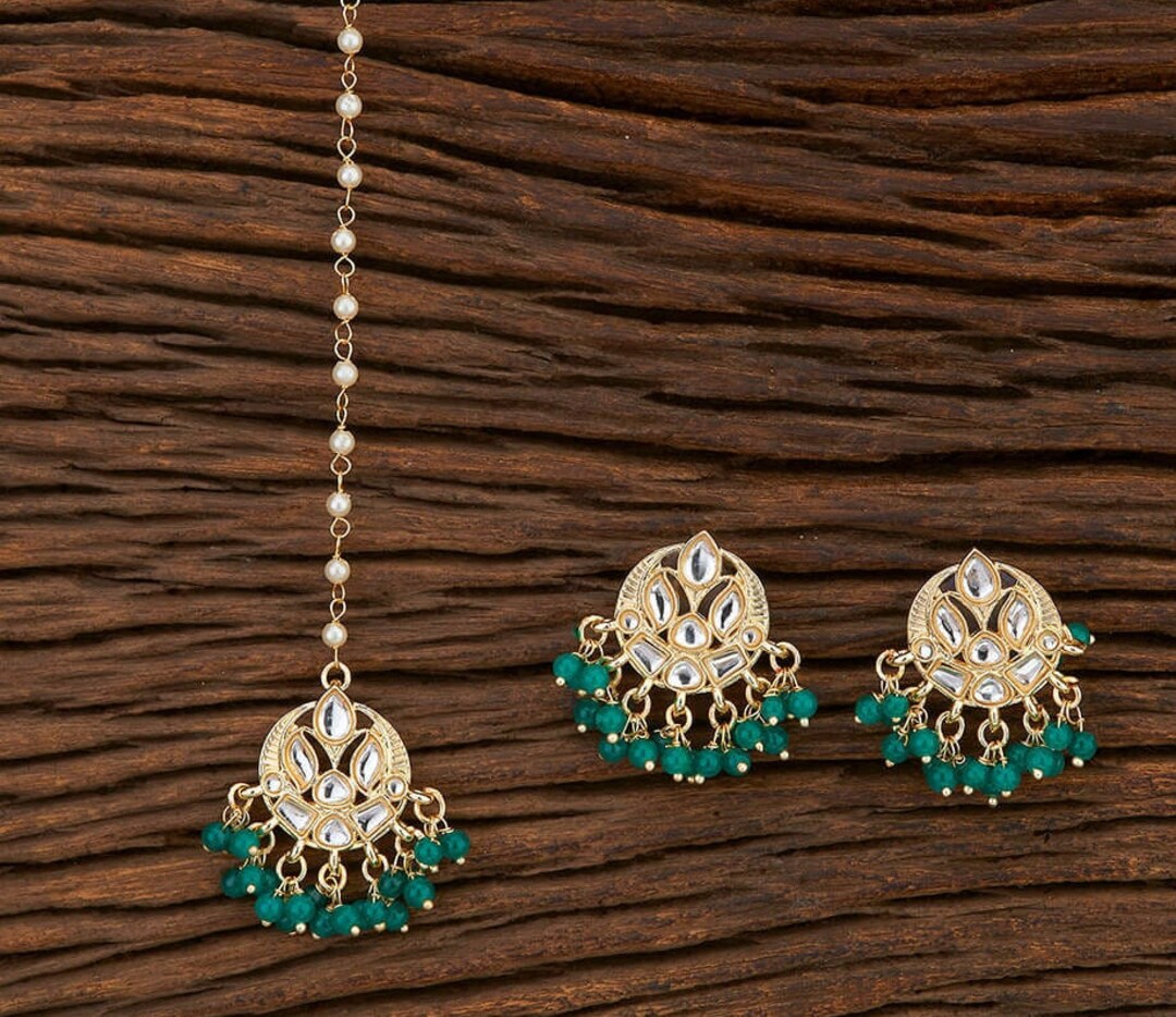 Delicate Kundan Tikka and Earrings Set: Indian Wedding Jewelry - Etsy