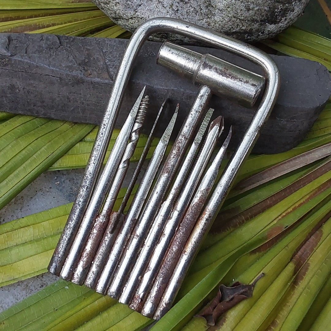 Old Folding Multi Tool Antique Knife, Screw Driver, Saw, File, Etc ...