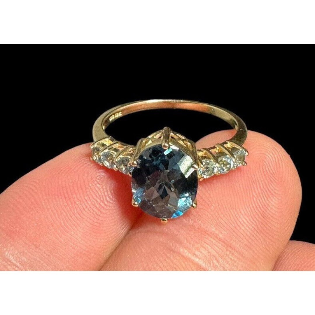CID 10k Gold Ring Clyde Duneier Solitaire Oval Cut Blue CID 10k Gold Ring Clyde Duneier Solitaire Oval Cut Blue