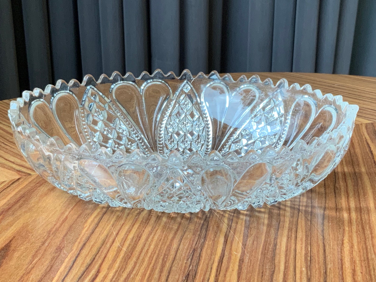Glass Clear Pressed Glass Bowl With Sawtooth Edge and Pinwheel Design ...