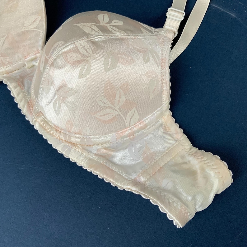 Vintage Lingerie 70s Bra, Vintage, Small Size 0-A - Etsy