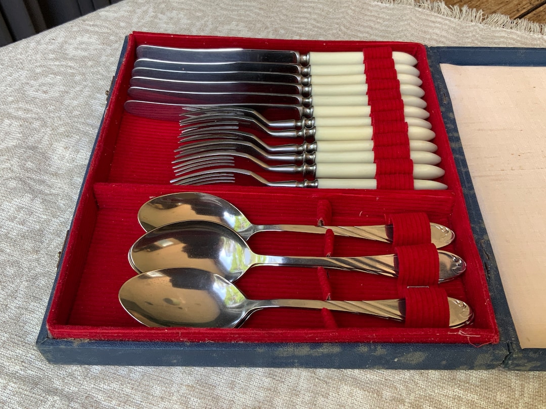 12x Bakelite Cutlery Set 6 Knives and 6 Forks With Bakelite Handles and ...