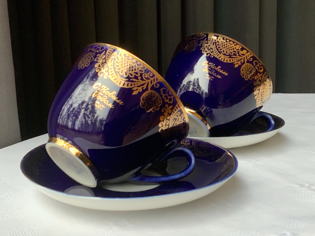 Lomonosov LFZ Imperial Porcelain, With the Inscription "happy New Year ...