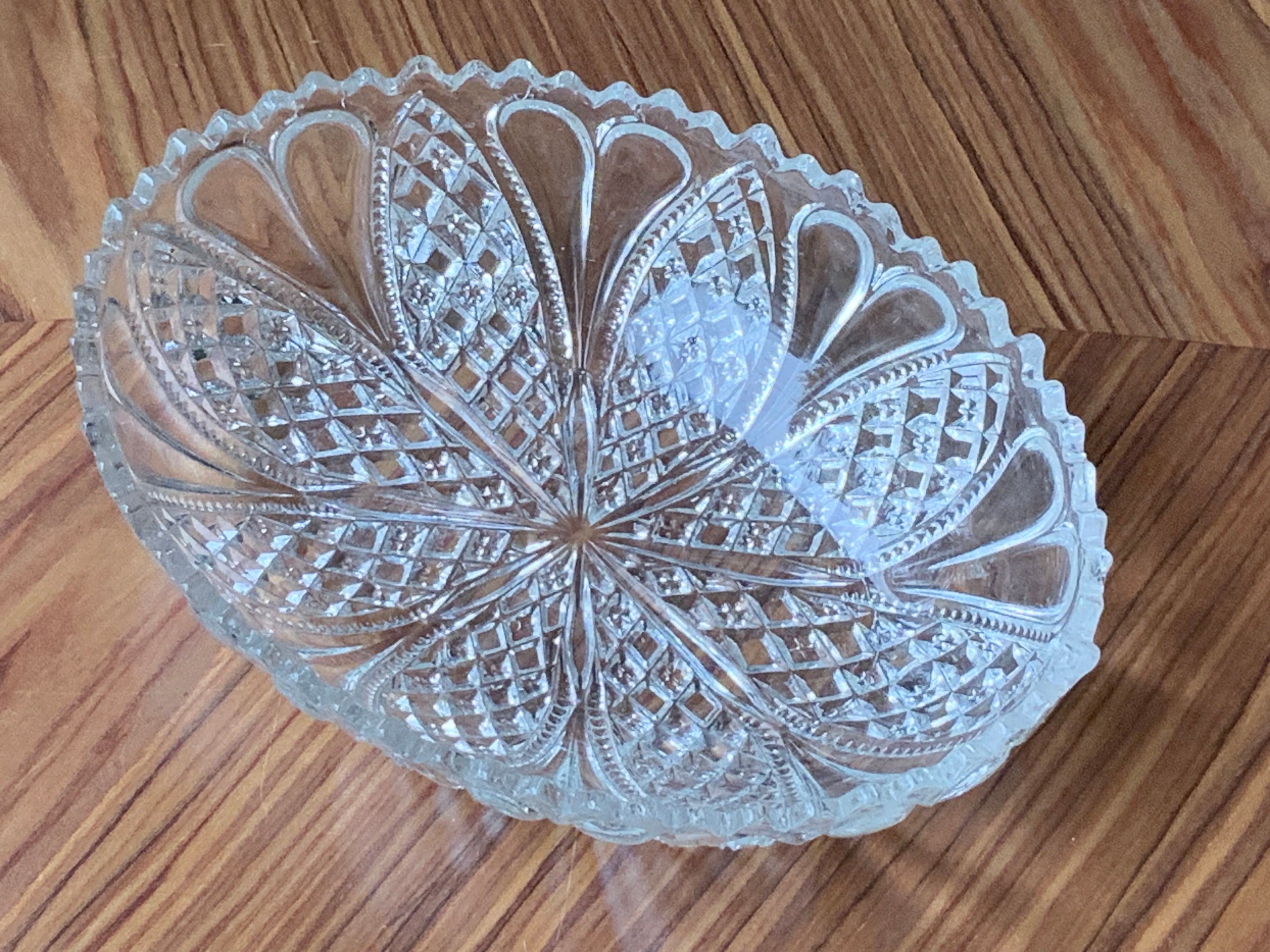 Glass Clear Pressed Glass Bowl With Sawtooth Edge and Pinwheel Design ...