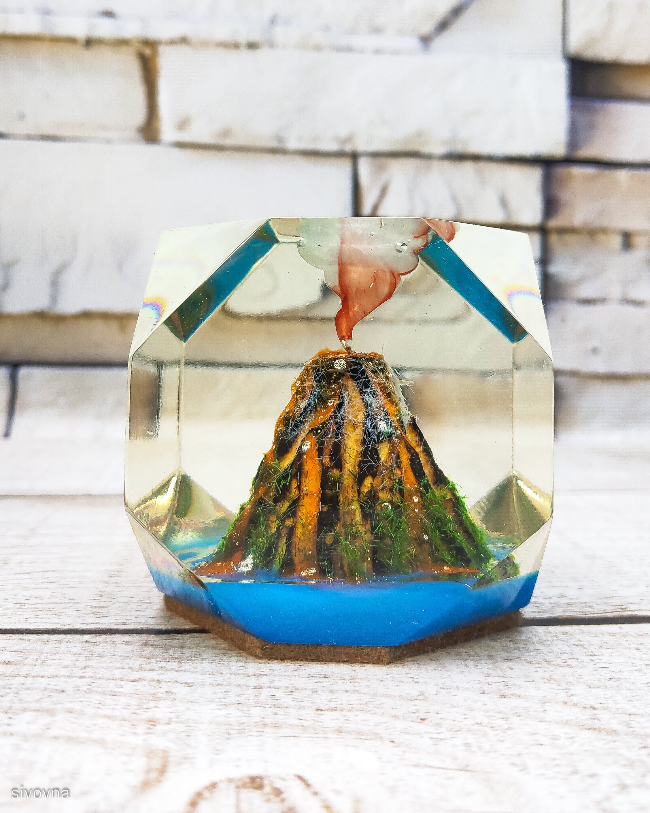 Volcano Eruption / Volcano in Epoxy Resin / Souvenir / Statuette - Etsy