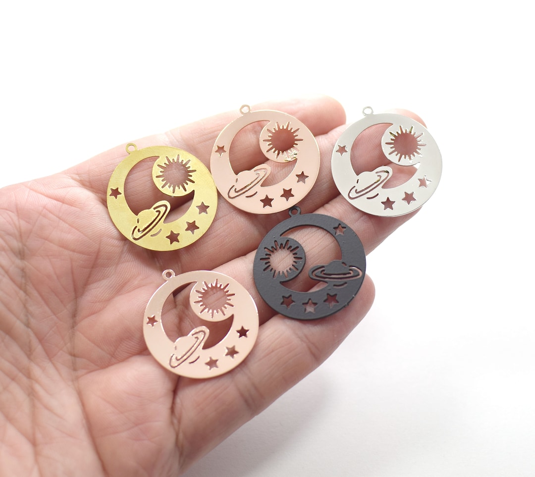 0.6 X 28 X 30 Mm , Laser Cut Round Star Saturn Sun Shape Charms ...