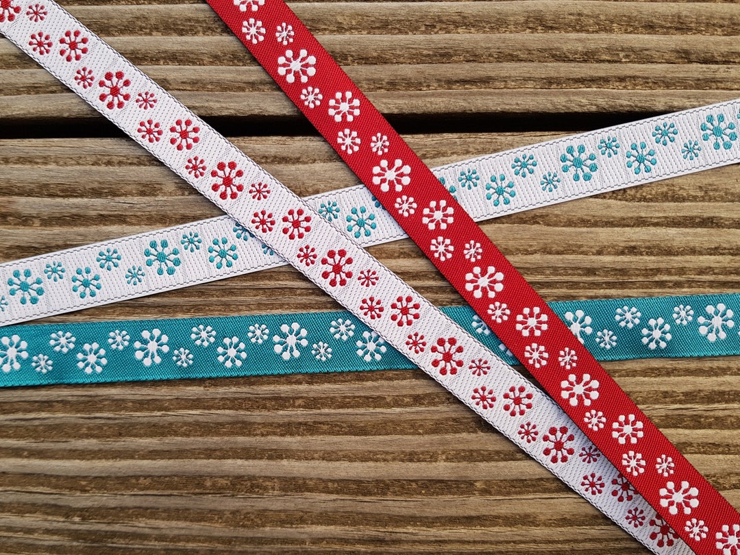 Woven Ribbon, Renaissance Ribbons, 16 Mm X 1.00 M, Snowflakes on Blue ...