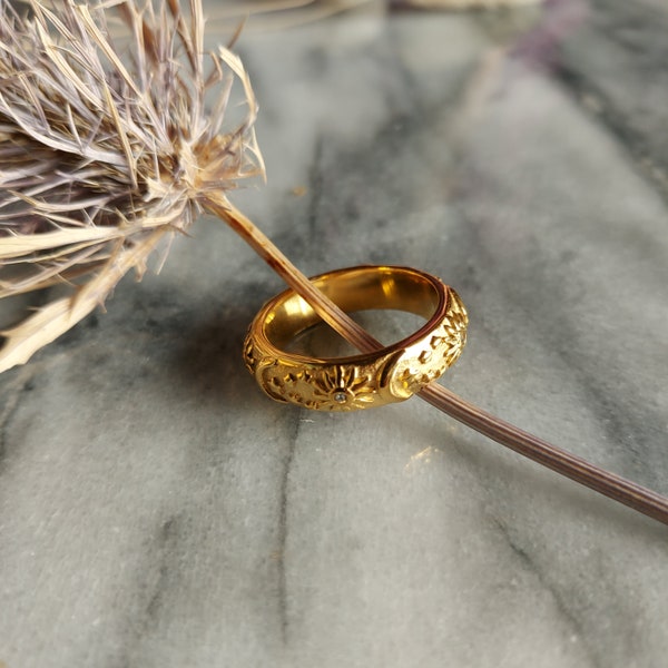 Moon and Stars Ring - Etsy