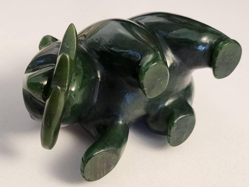Nephrite Jade Polar Bear Sculpture - Etsy
