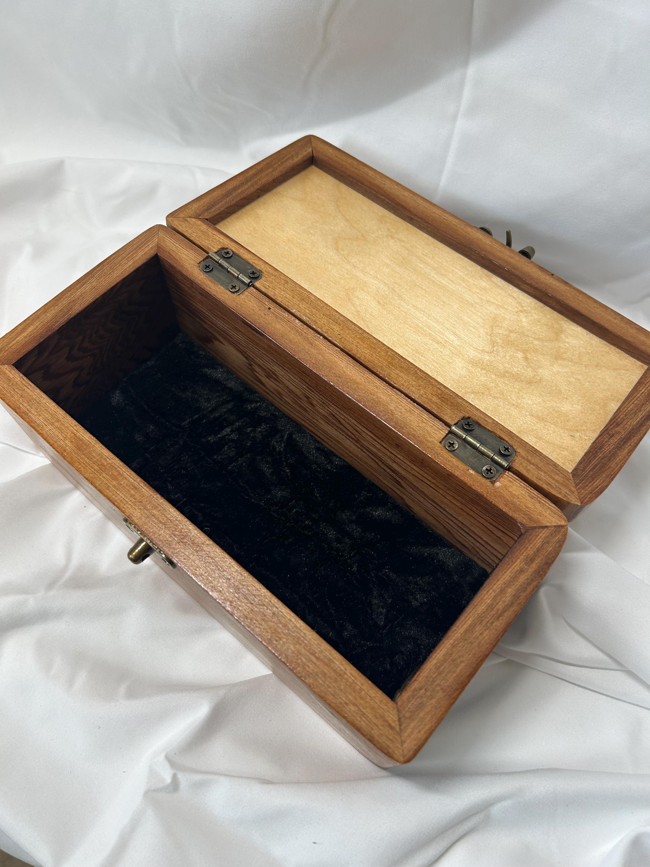 Treasure Box, Hinged Lid, Black Felt Bottom Lining - Etsy