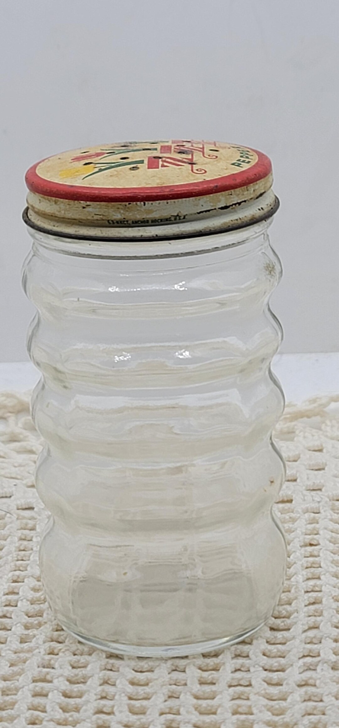 Anchor Hocking Clear Glass Pepper Shaker With Metal Tulip Flower Screw ...