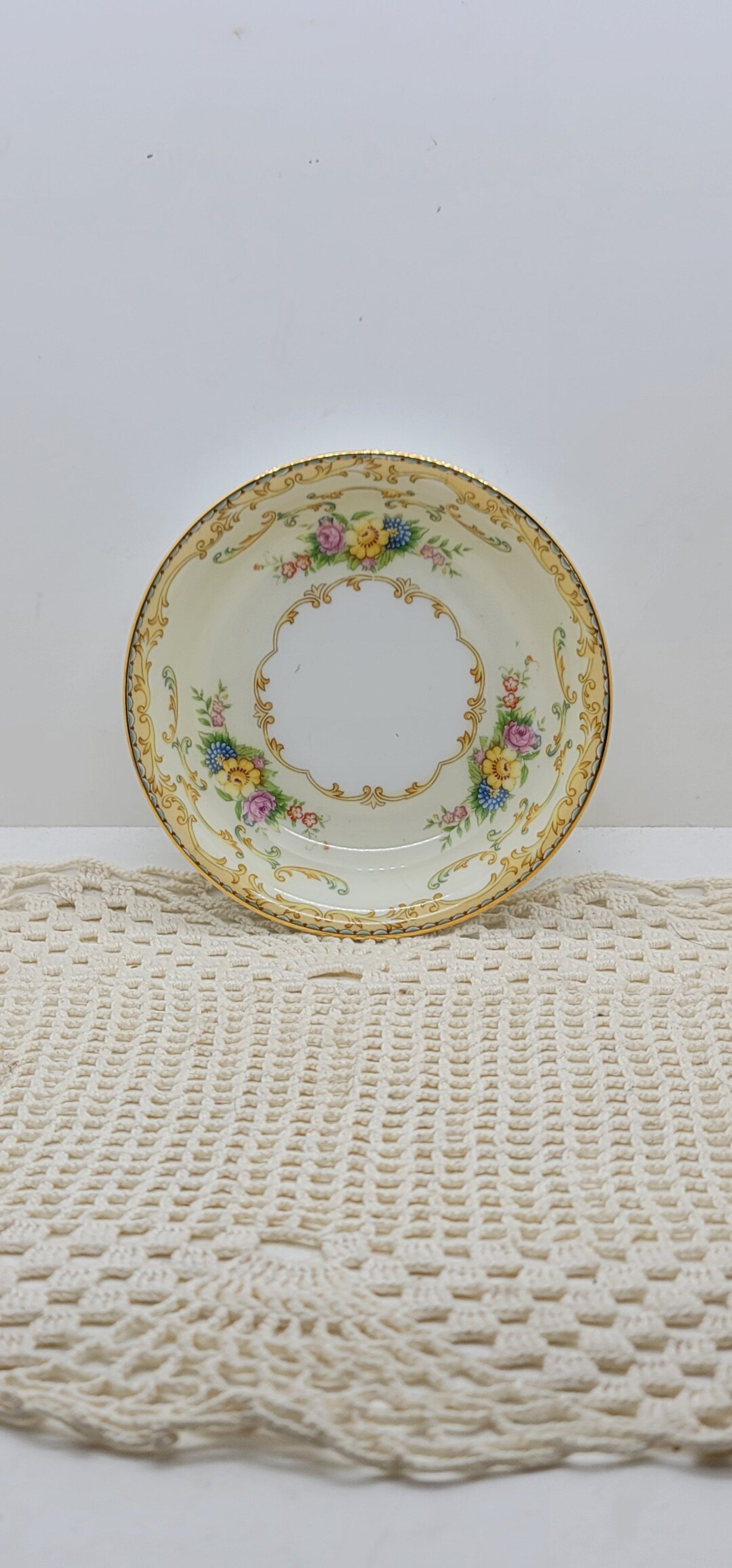 Set of Six Noritake Mimi Footed Fruit Berry Dessert Bowls, Cream W ...