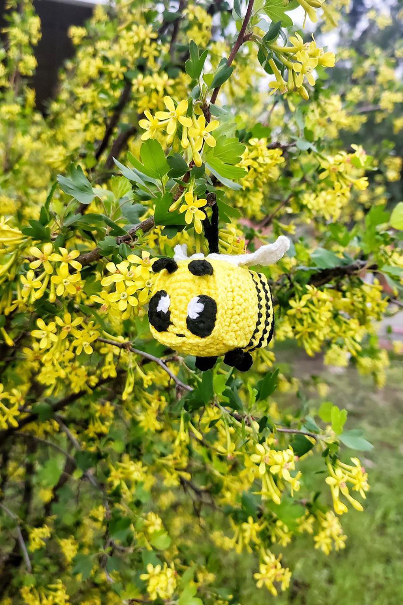 Cube Bee Crochet Pattern. Crochet Bee Pattern. Minecraft Bee Crochet ...