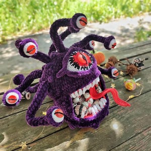 Beholder Dice Tray/dice Box Crochet Toy. Dungeon&dragons Crochet Toy ...