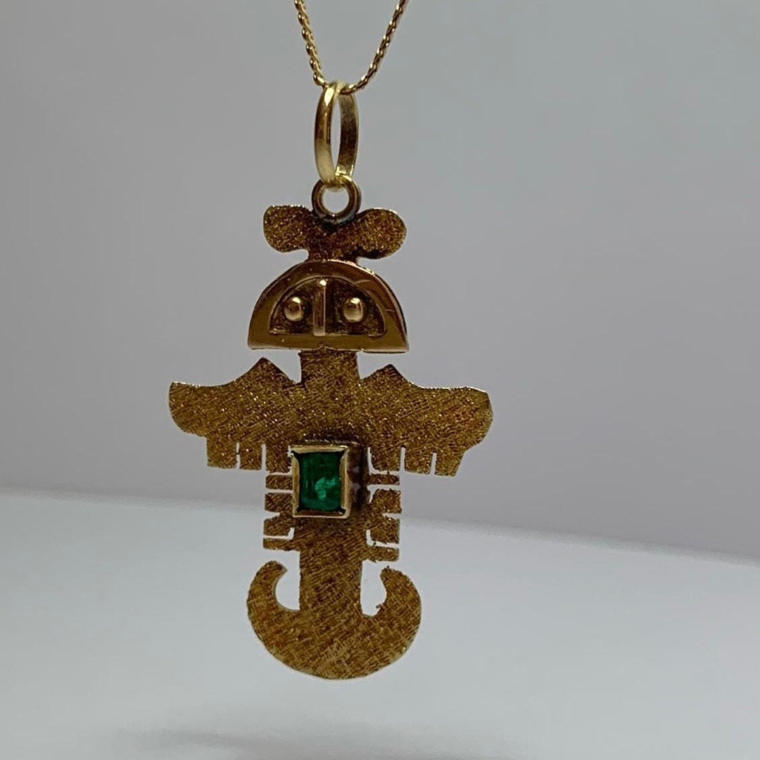 Superb Divinity Pendant in Yellow Gold and Emerald - Etsy