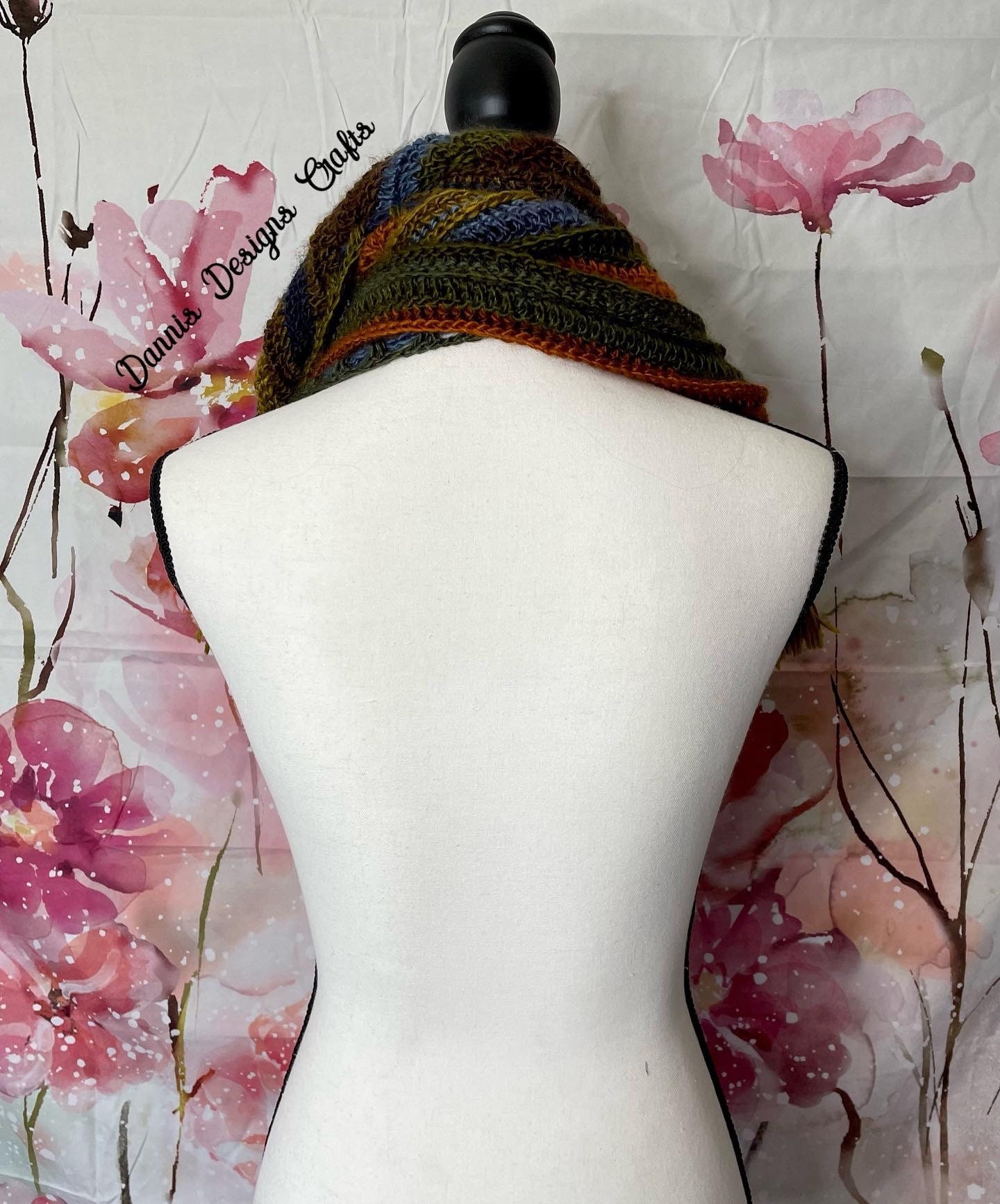 Crochet Triangle Cowl Small Shawl With Tassels on the End - Etsy