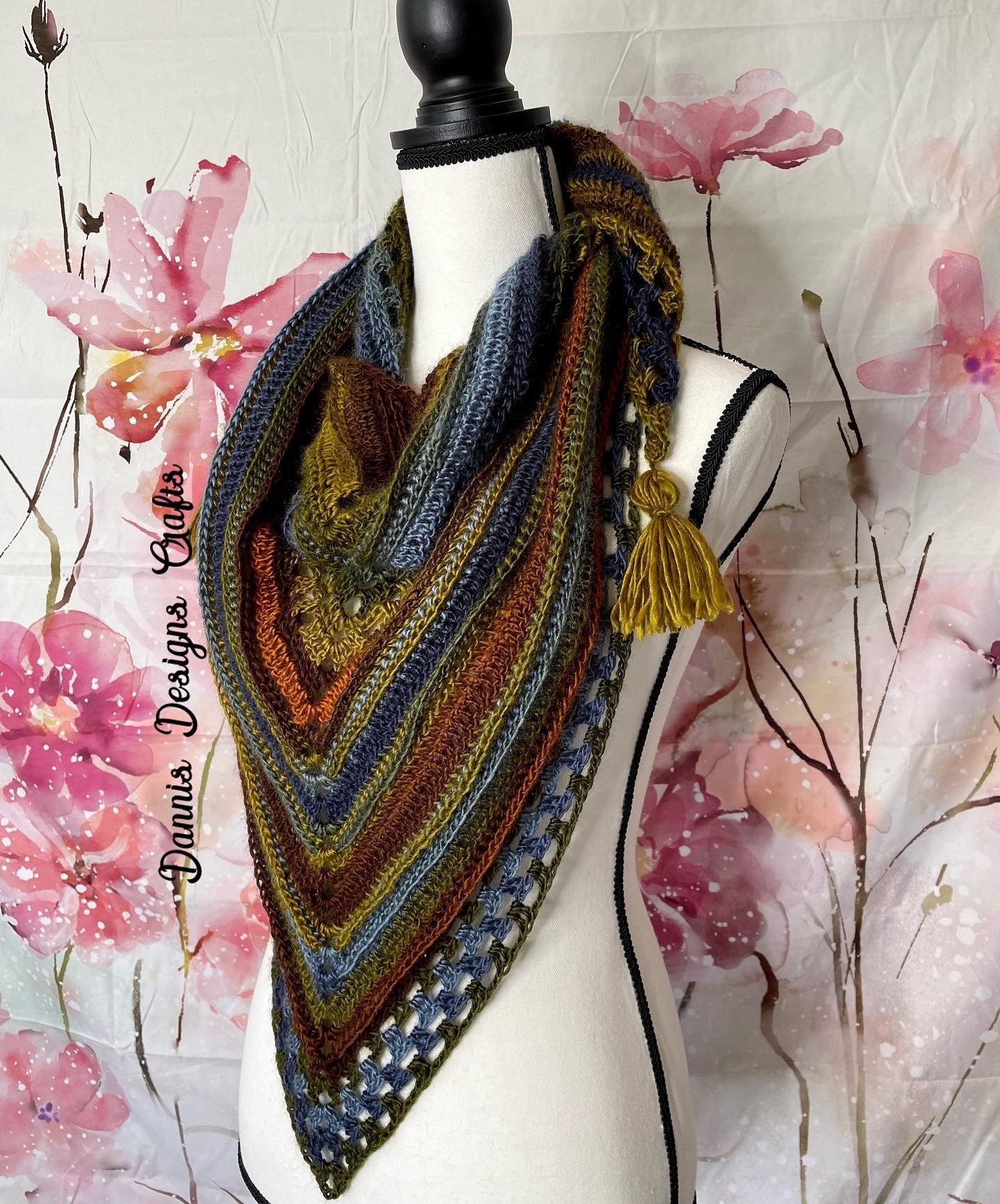 Crochet Triangle Cowl Small Shawl With Tassels on the End - Etsy