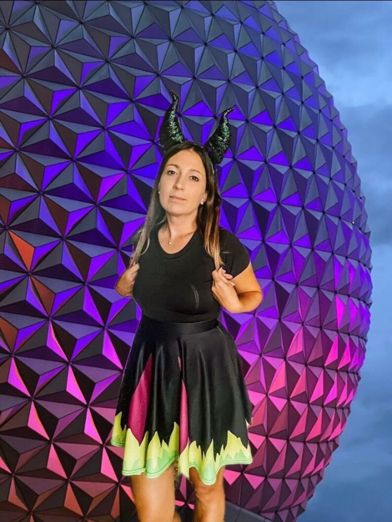 Villainess Skater Skirt: Sinister Enchanted Evil Queen Disneybound ...