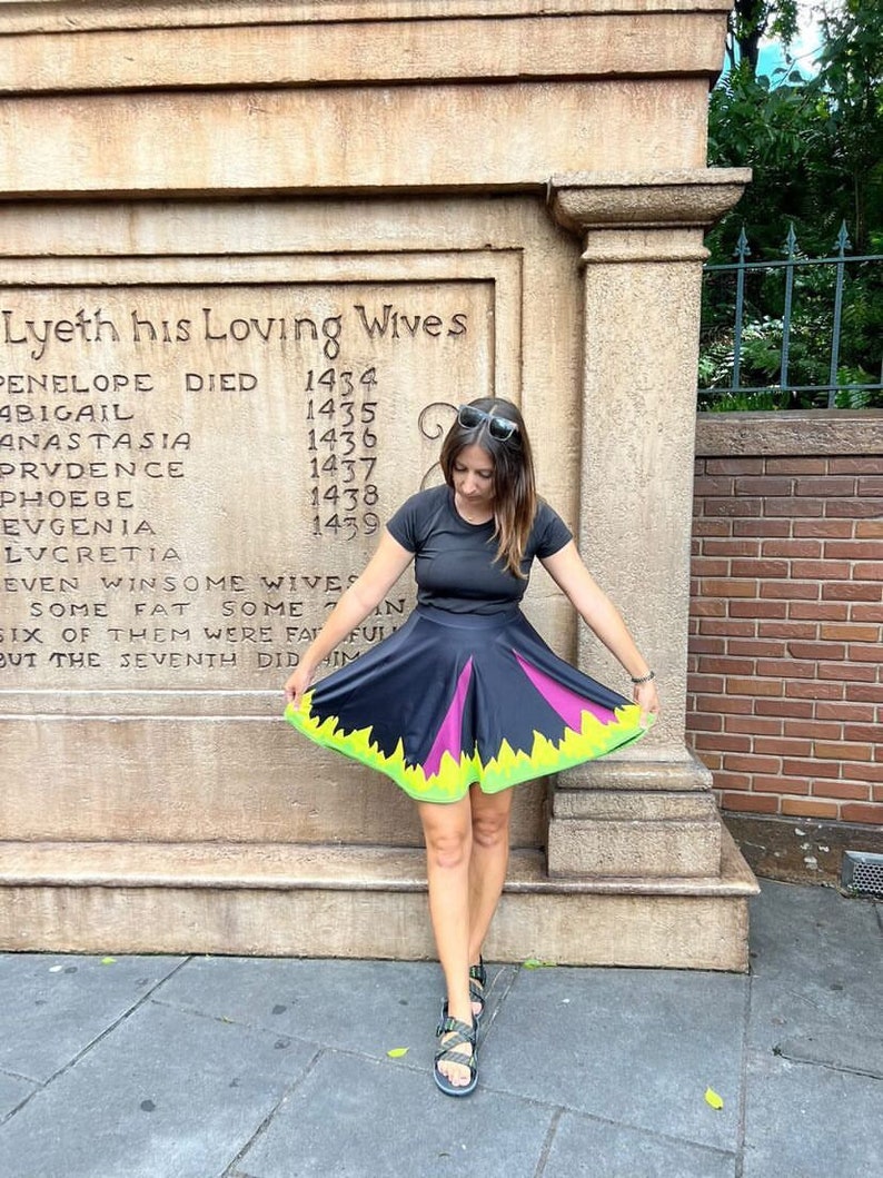 Villainess Skater Skirt: Sinister Enchanted Evil Queen Disneybound ...