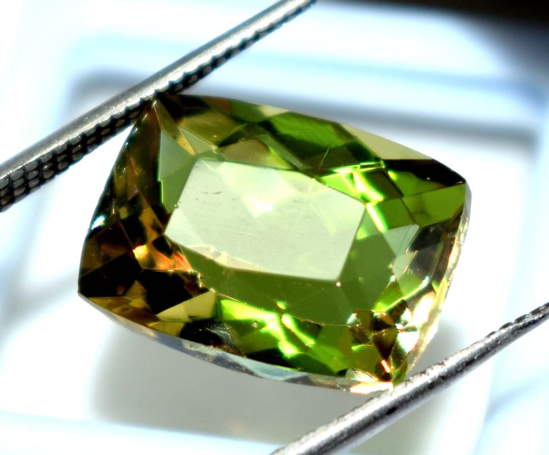 Natural Most Beautiful & Attractive New Color Changing Alexandrite 12. ...