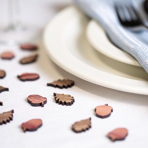Wood Acorn and Oak Leaf Table Scatter Mix, Thanksgiving Place Setting ...