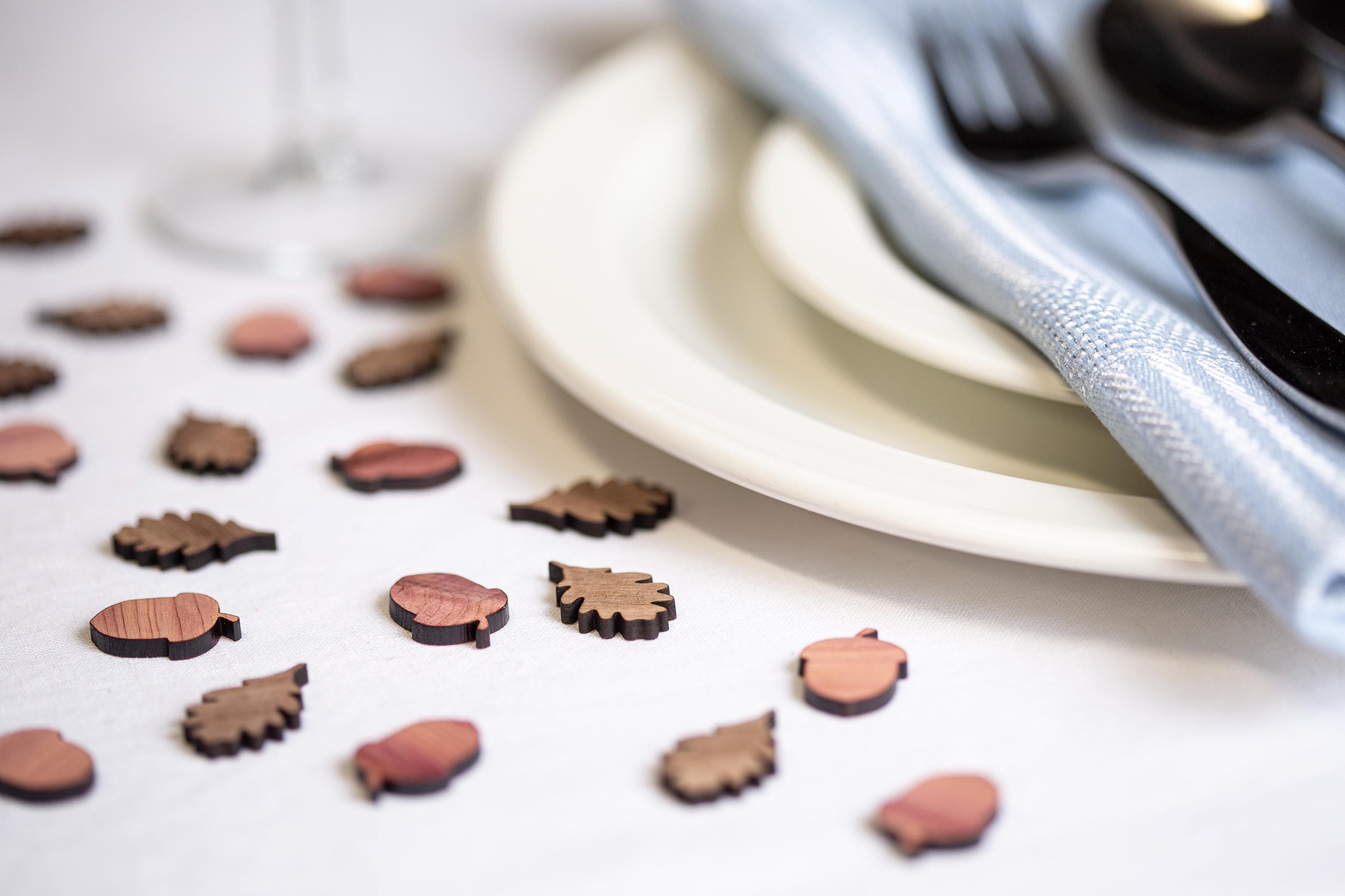 Wood Acorn and Oak Leaf Table Scatter Mix, Thanksgiving Place Setting ...