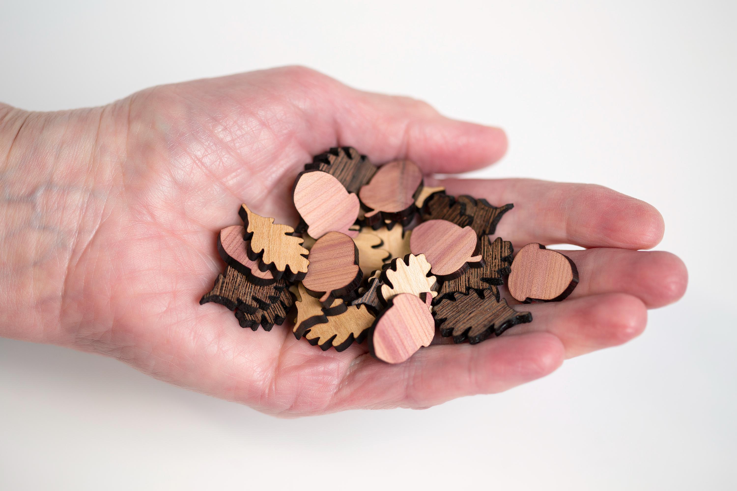 Wood Acorn and Oak Leaf Table Scatter Mix, Thanksgiving Place Setting ...