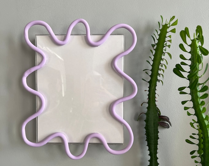 NEW Wall Hanging Squiggle Frame 8x10" - Etsy