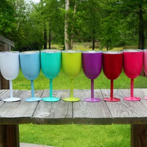 Wine glass with lid store