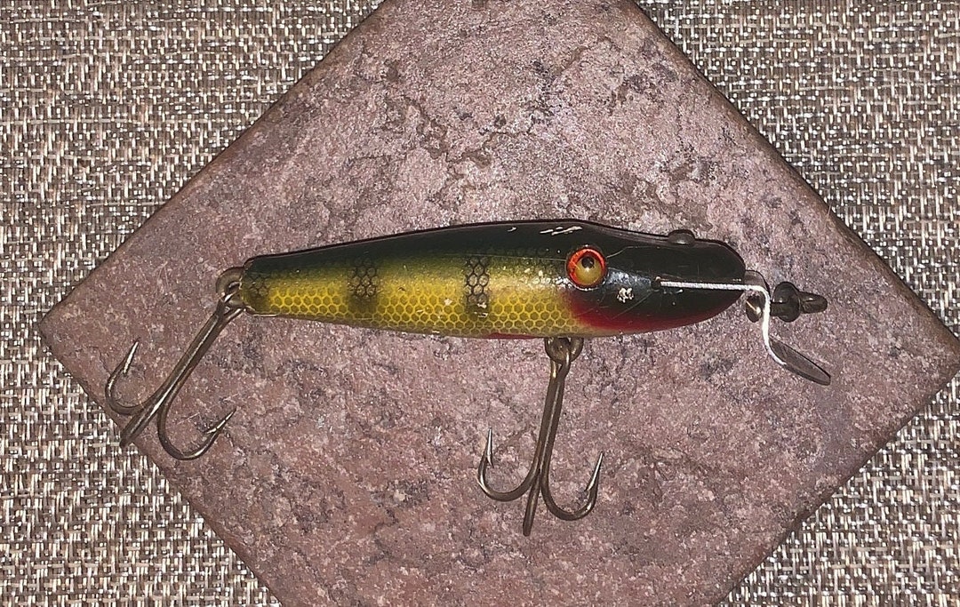 Vtg. 3" C.C.B. Garret Ind. Wooden Fish Lure With Glass Eyes - Etsy
