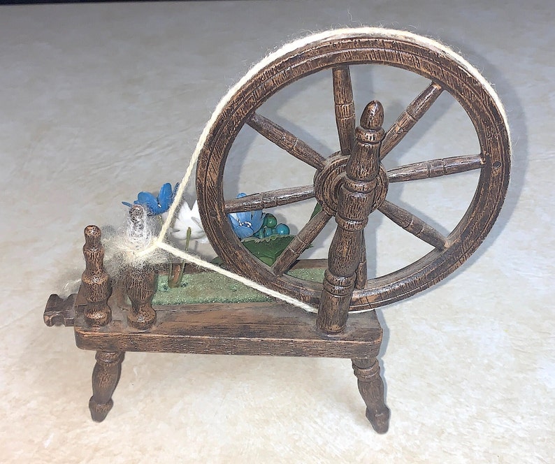 Vintage Miniature Wooden Spinning Wheel Knick Knack/figurine - Etsy