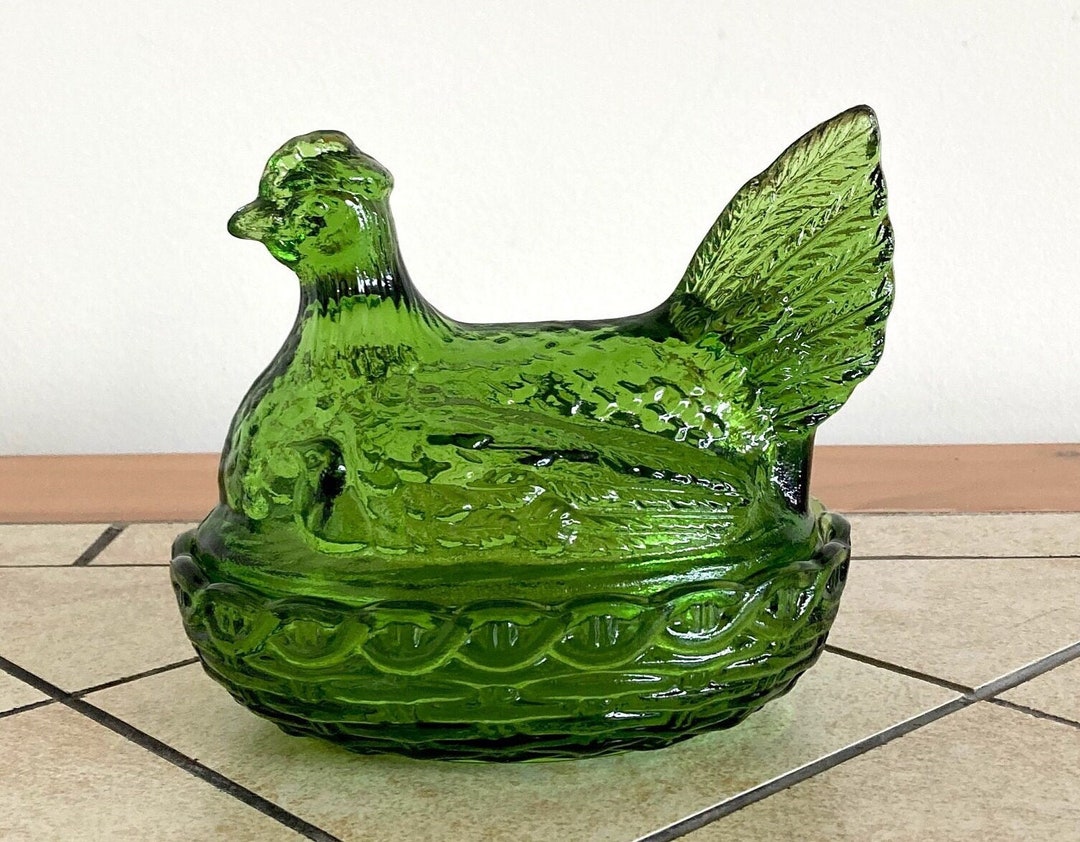 Vintage - LE Smith Emerald Green Glass Hen W/chicks on Nest Covered ...