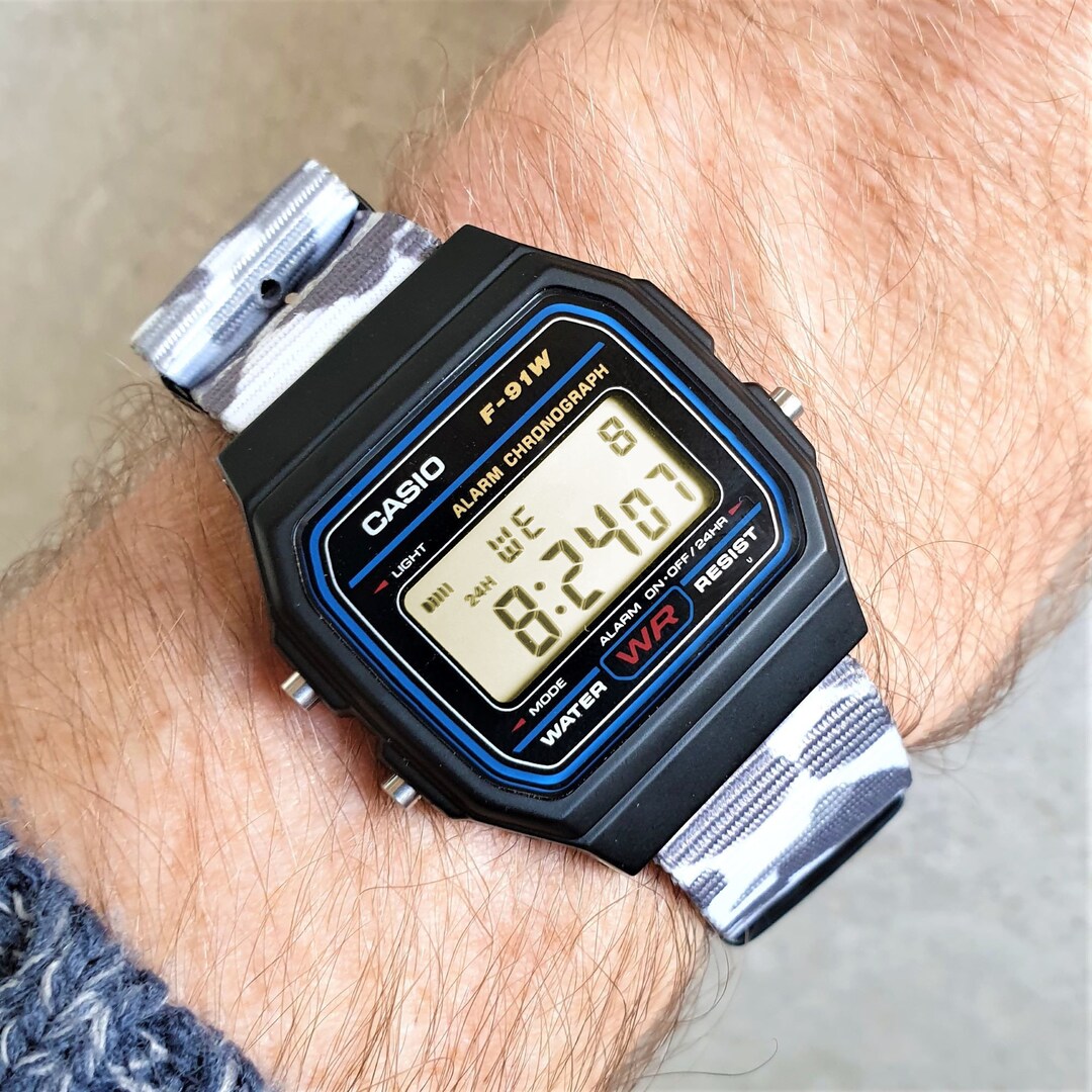 Casio F-91 Watch: Snow Camo Strap, Custom Screen Color - Etsy UK