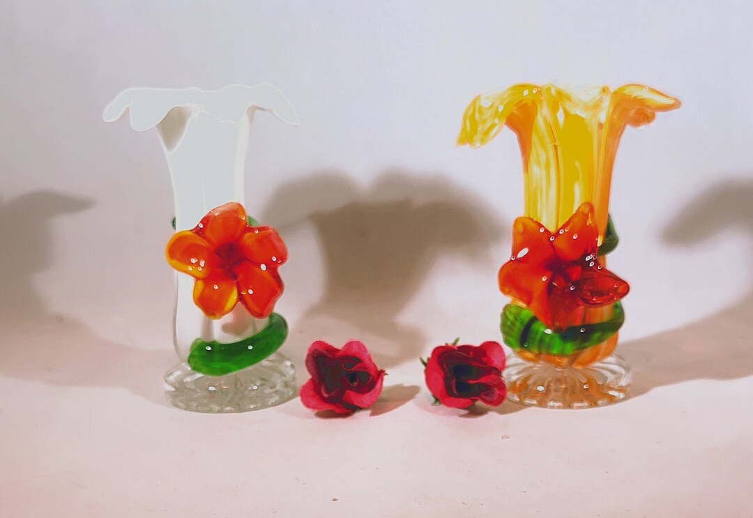 Glass Bud Vases, Set of 2, 3D Raised Glass Flowers, Home Design, Blown ...