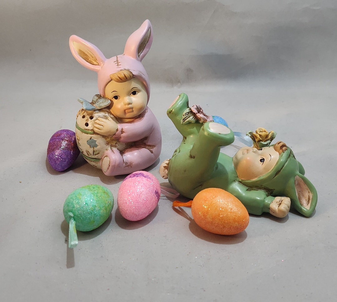 Vintage Anthropomorphic Easter Bunny Salt and Pepper Shaker, Ceramic ...