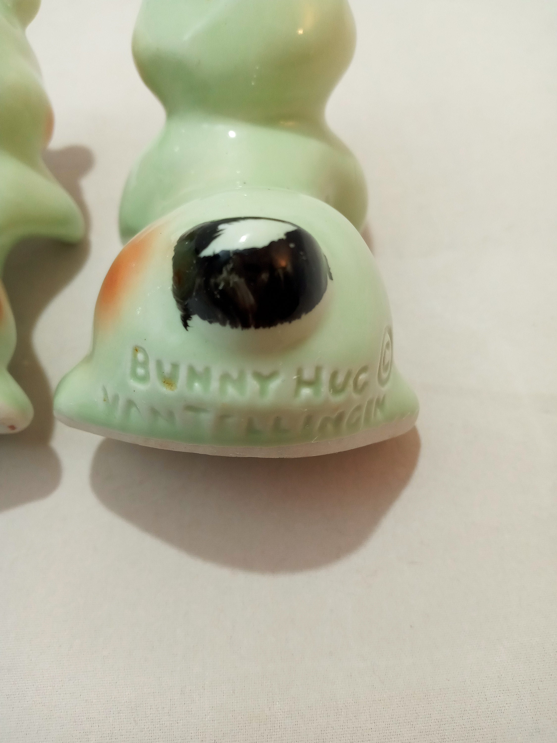 Van Tellingen Bunny Hug, 1940's, Hand Painted, Ceramic, Salt and Pepper ...