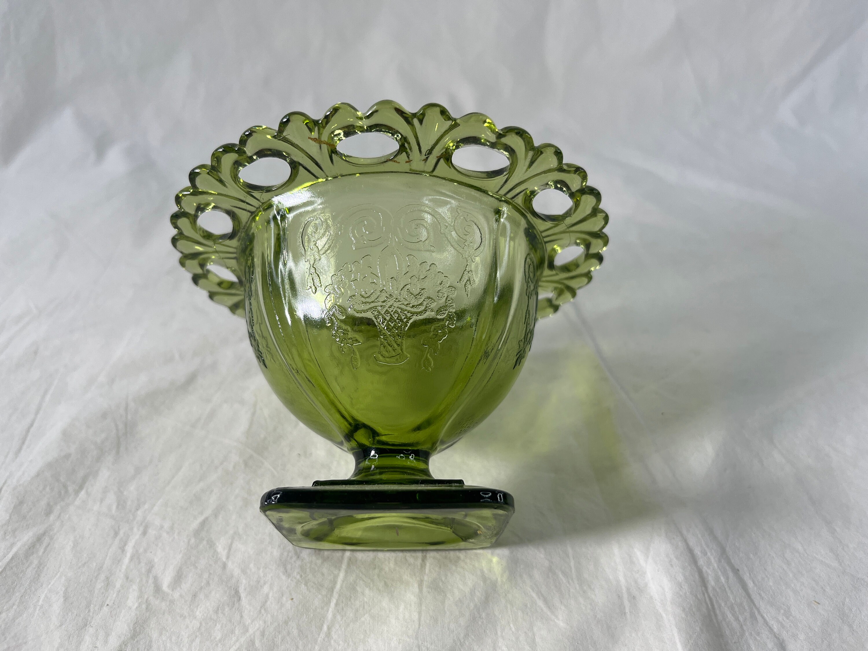 Vintage 1920s Indianna Glass Avocado Green Lorain Flower Pattern Square ...