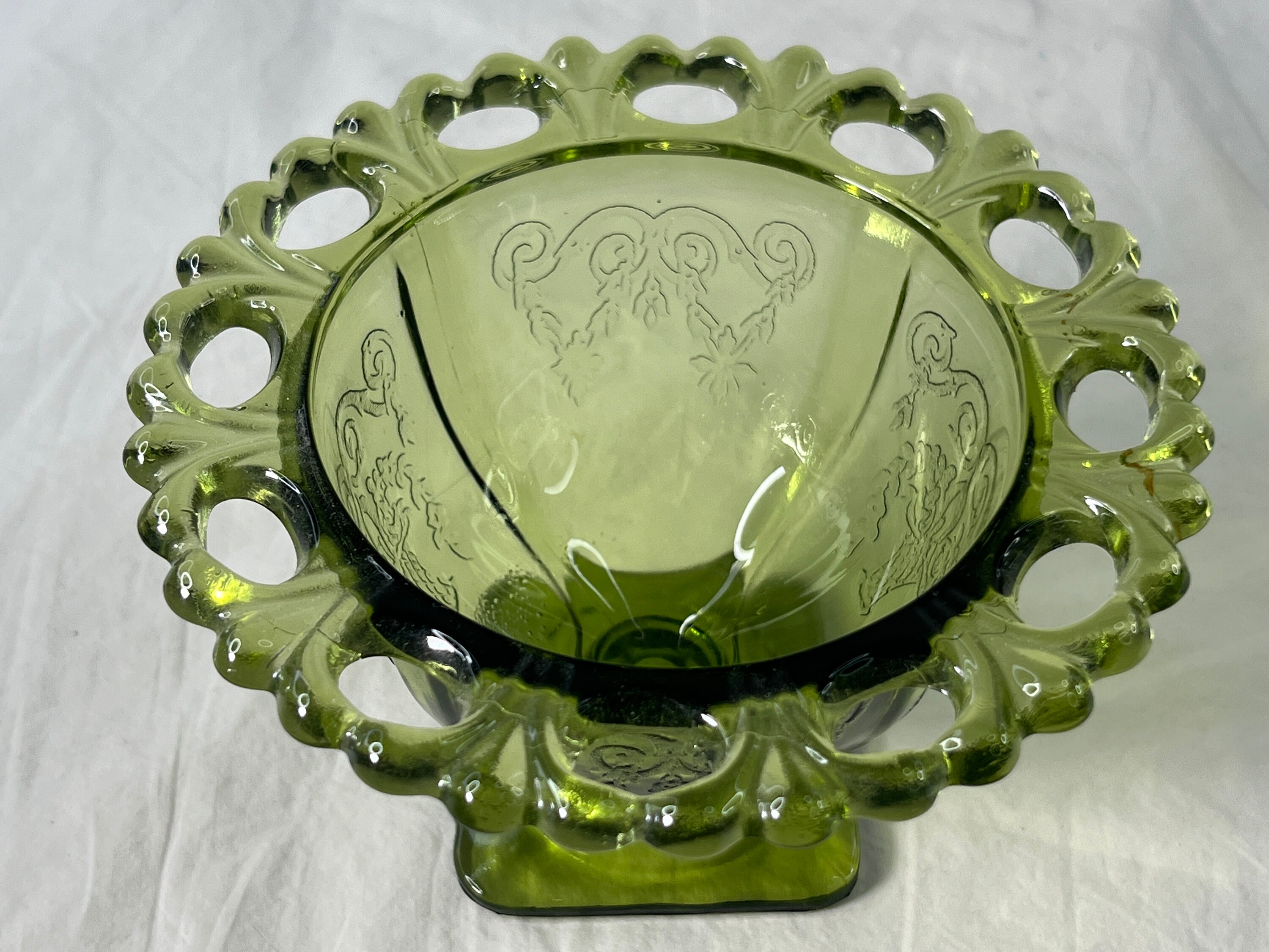 Vintage 1920s Indianna Glass Avocado Green Lorain Flower Pattern Square ...