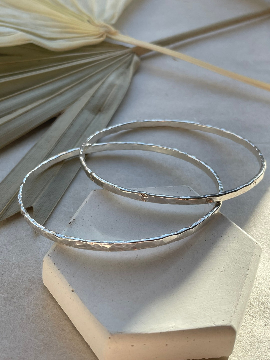 Set of 2 Bangles//handmade and Hammered Texture Bangles Set// Set De ...