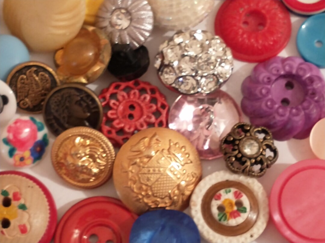 Vintage Buttons Lot 100 Buttons / All Included/ Assorted Button Lot ...