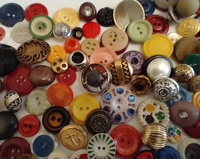 Vintage Buttons Lot 100 Buttons / Assorted Button Lot / Mixed Colors ...