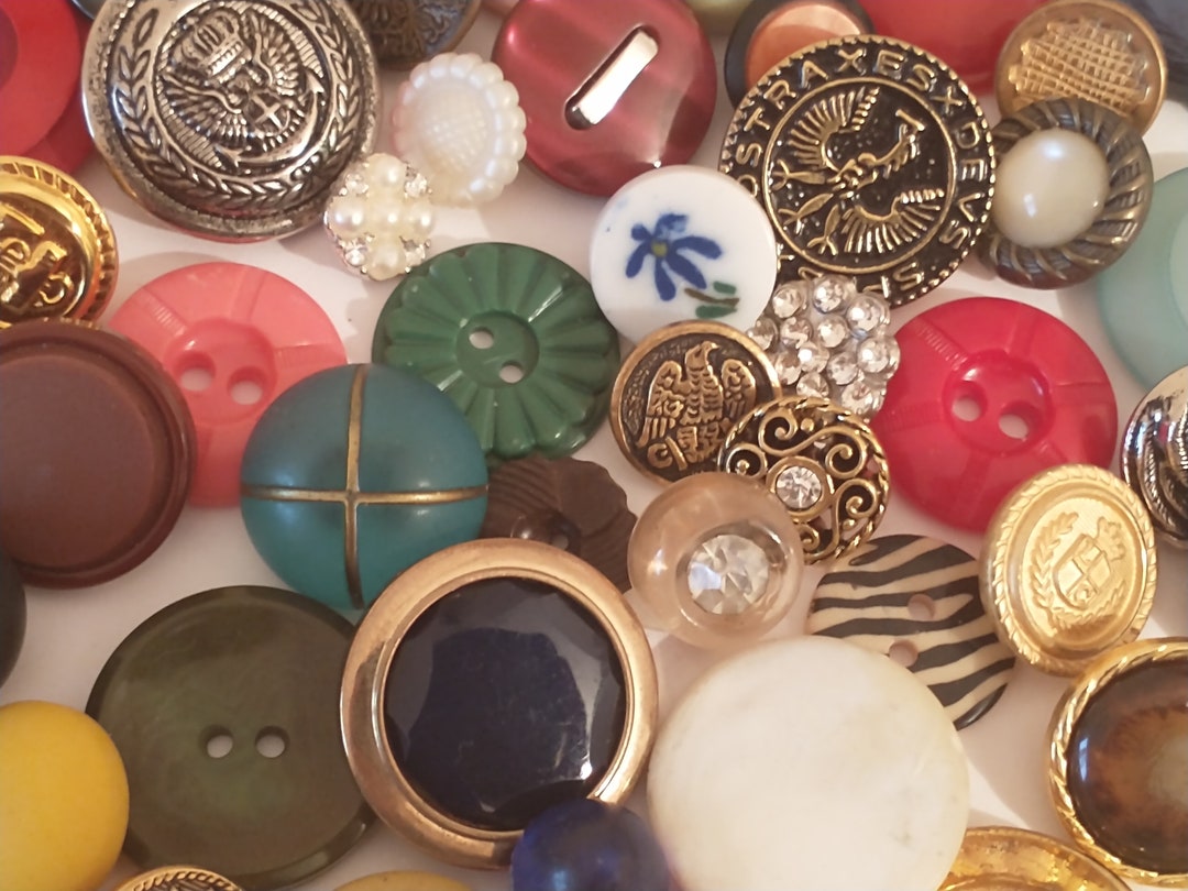 Vintage Buttons Lot 100 Buttons / Assorted Button Lot / Mixed Colors ...