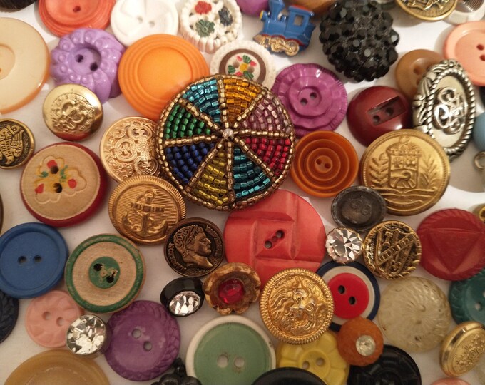 Vintage Buttons Lot 100 Buttons / All Included/ Assorted Button Lot ...