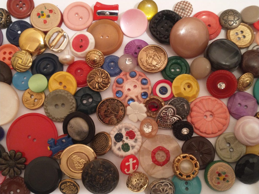 Vintage Buttons Lot 100 Buttons / All Included/ Assorted Button Lot ...