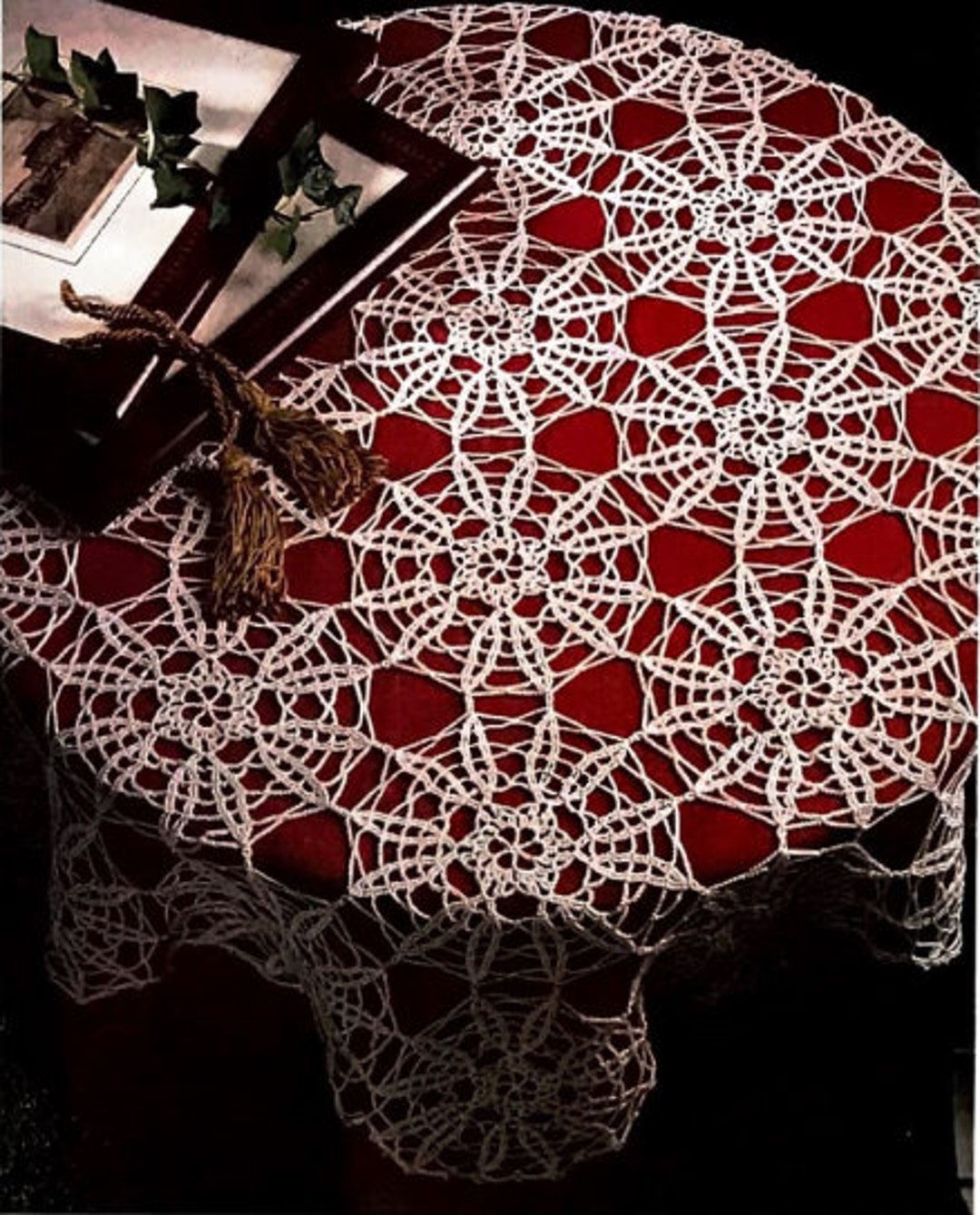 1980 Vintage Pattern Crochet Lace Motif Tablecloth for Round Table ...