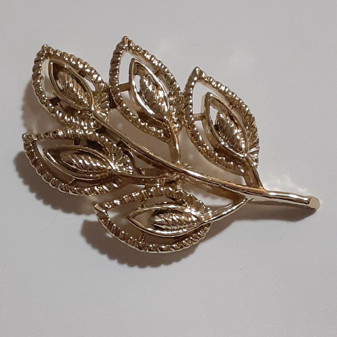 Vintage Gerry's Jewelry Gold Tone Leaf Brooch Pin - Etsy