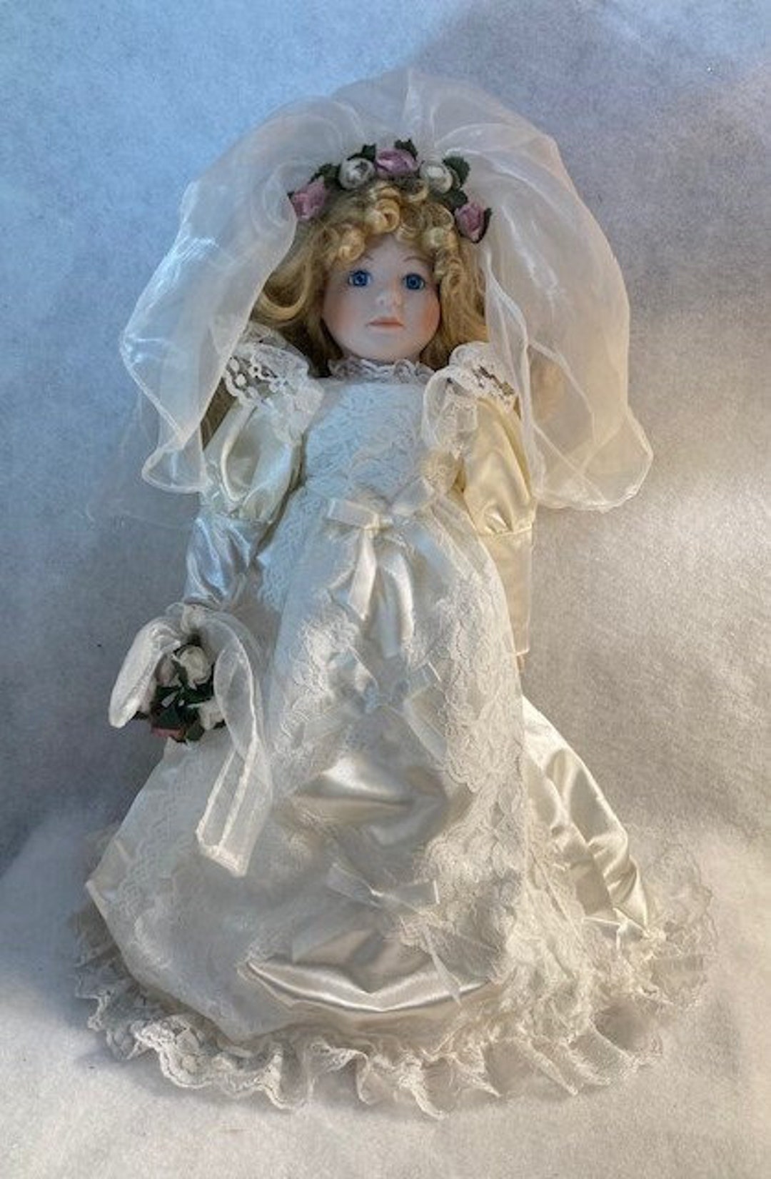 Vintage Porcelain Bride Porcelain Doll in Wedding Dress With Veil W ...