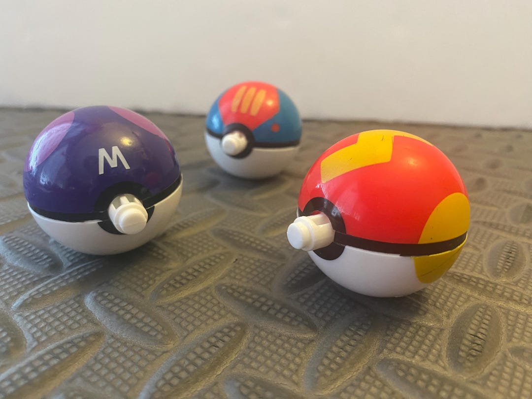 Poke Ball Battlers Vintage Pokemon Spin Toy 2000 Nintendo Hasbro - Etsy